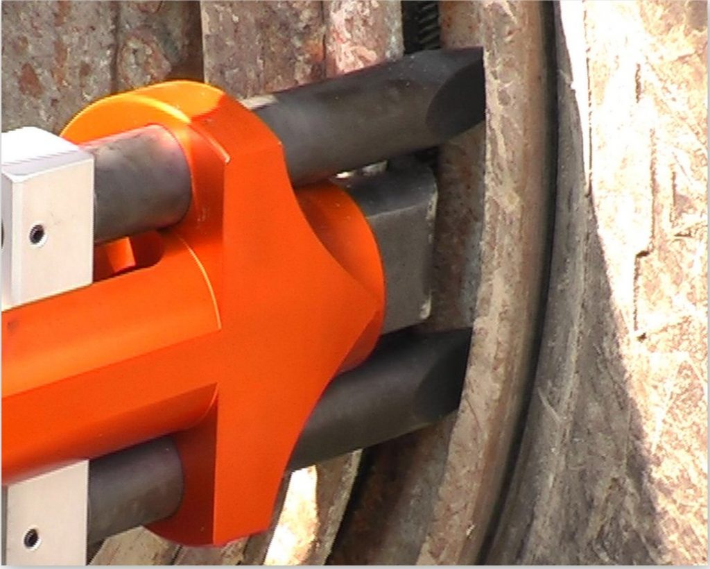 SHUTTLE-8 Stroke 8cm - Bead breaking power - 13700 tonne | Patch Tyre ...